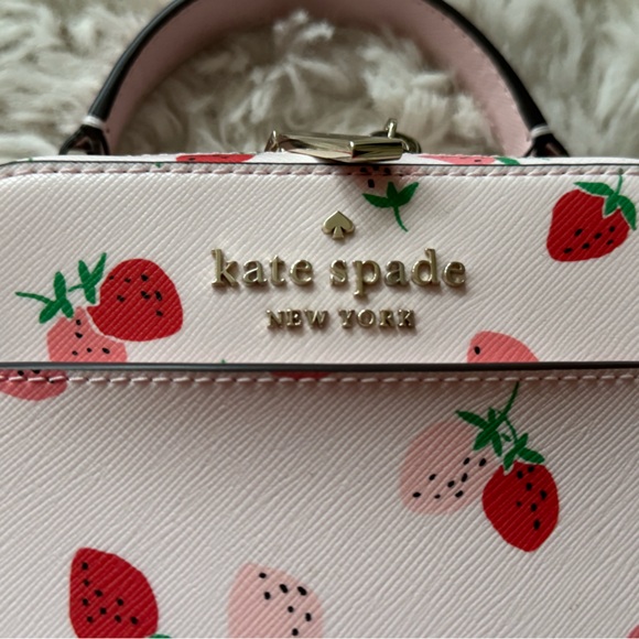 kate spade | Bags | Nwot Kate Spade Limited Edition Daisy Strawberry ...